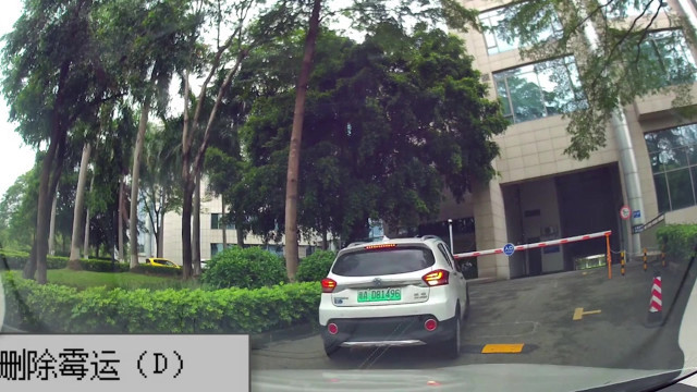 行车记录仪:你经历过绝望吗开车遇到这种司机,想躲都躲不开!