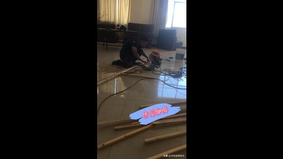 专业木工包会议室显示屏