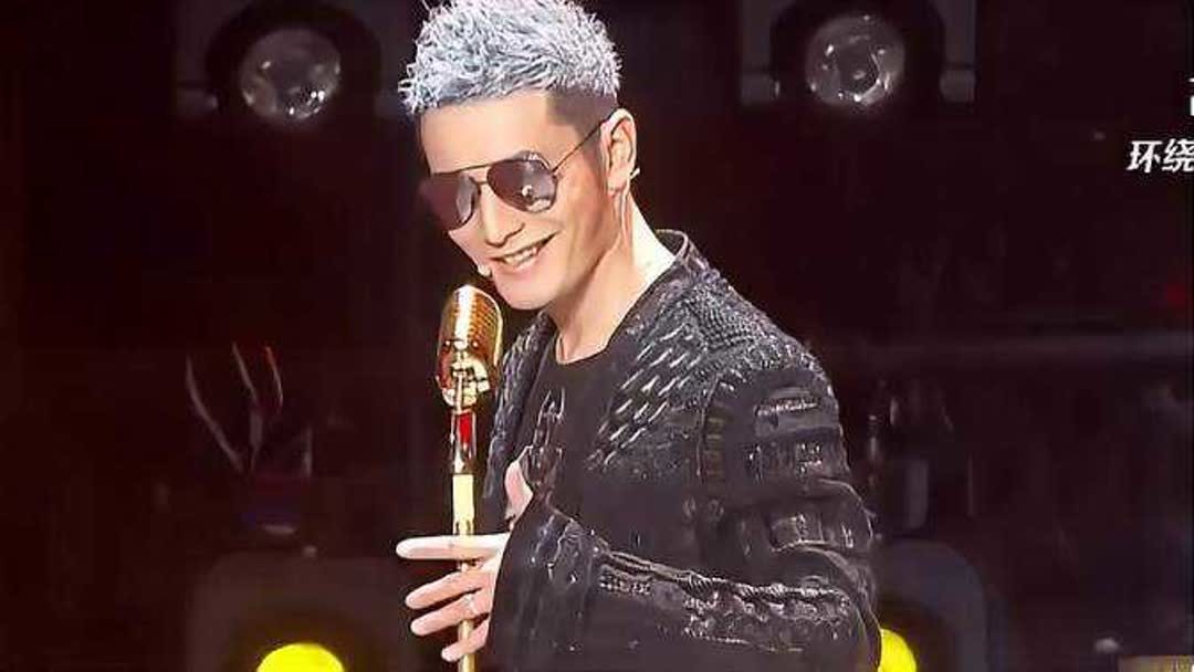 黄晓明奶奶灰造型,唱跳《uptown funk》有型帅气,难怪杨颖爱他