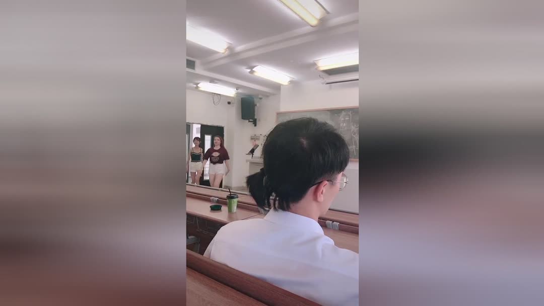 温馨提示:不要在课间追逐打闹^_^