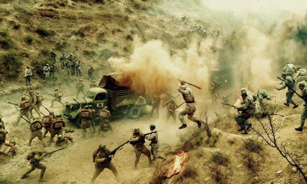 战场上,不能捡敌人的枪支使用,老兵:捡的人可能会丢了性命