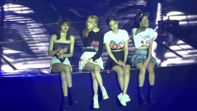 Hope Not 演唱会现场,四个大美女啊!