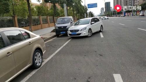 侧方位停车技巧,10年老司机都喜欢用这招,快准狠