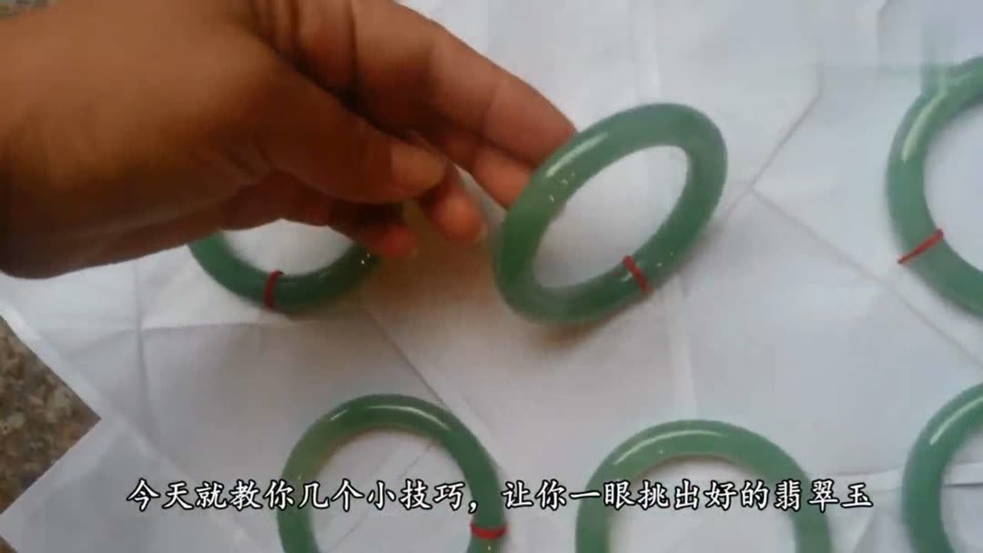 翡翠玉不会挑?只需记住这3个小技巧,轻松辨别好坏!