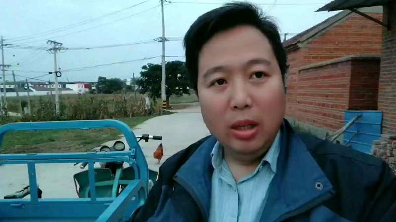 小潘花300块钱买一个新电动车厢,看这做工高兴坏了,称买赚了