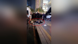 【重庆】警方通报“坠楼砸中2路人致3死”:该男子系跳楼自杀