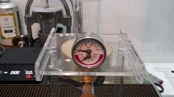 为自己量身定做的气动咖啡机,简约而不简单。水仓玻璃保温性能没的说