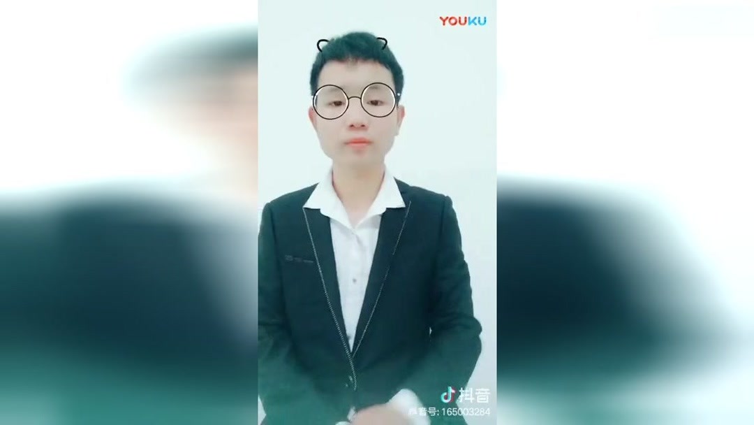 林新同学朗读:墨梅 元 · 王冕 吾家洗砚池头树,朵朵花开淡墨痕。不要...