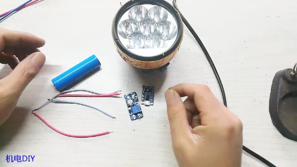 手电筒原来的电池不耐用怎么办?我们可以改成锂电呀