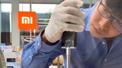 小米这回算是出人头地了,这么高科技的手机,太厉害了!