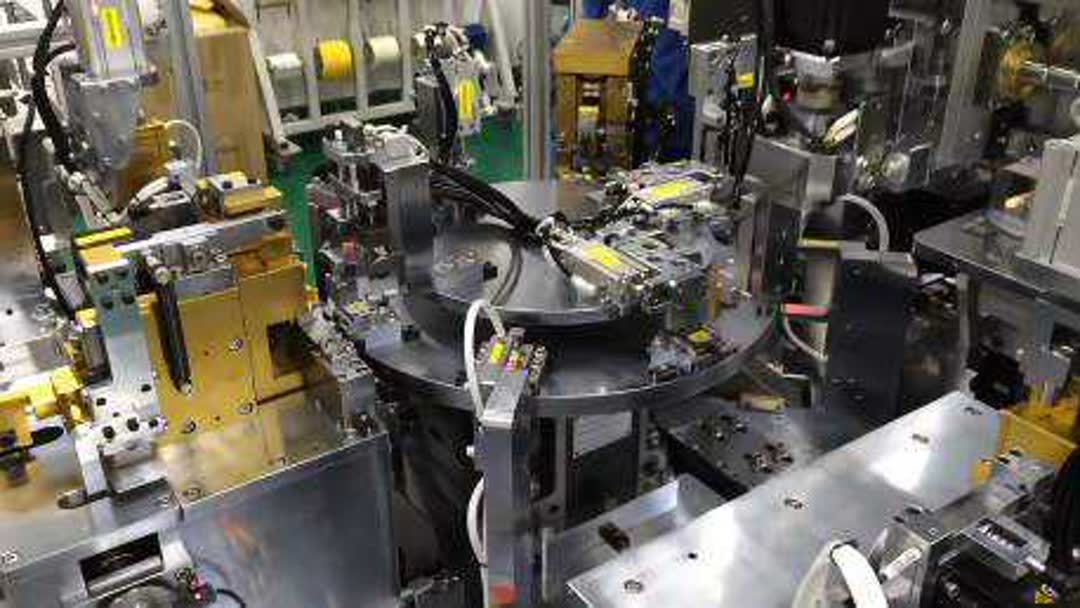 武汉大学毕业的机械工程师 设计了一台Type C自动分组检查包装机