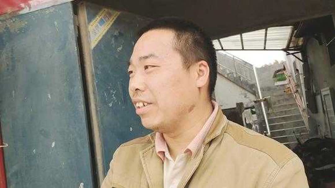 农村自建房做铝合金门窗,安装一套花费多少?老板说出数字,贵不