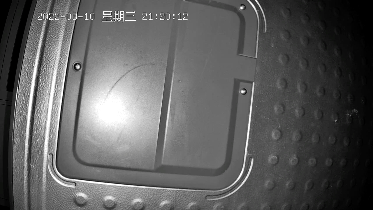 美的冰箱经常发出很响的声音,卖家说正常。你们的冰箱也会这样吗