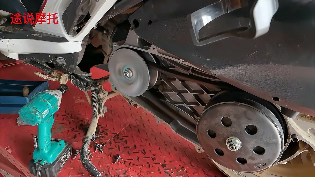 踏板摩托车起步抖动,如何能够彻底解决?看看这个视频吧