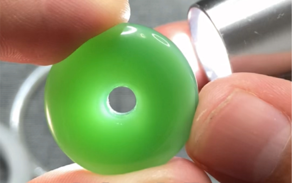 玻璃冒充翡翠该怎么鉴别