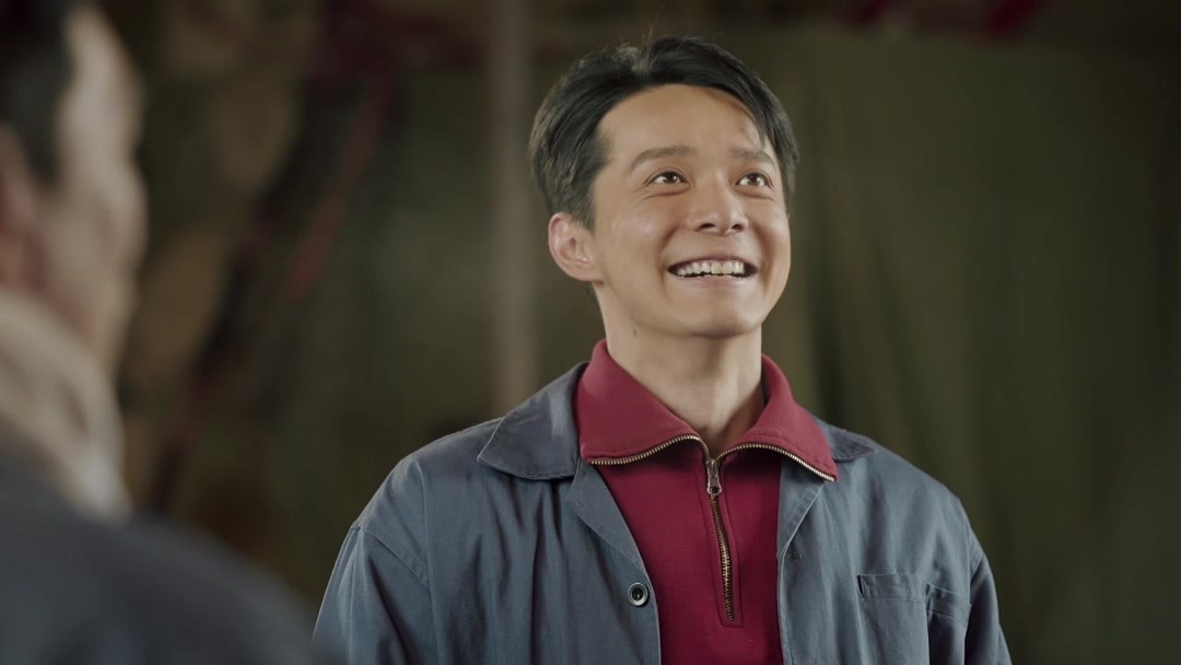 《最美的青春》冯程找机务部帮做植苗锹