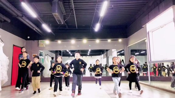 这小步伐 也是挺摩擦#少儿模特 #模特课堂 #模特培训 #课堂实录