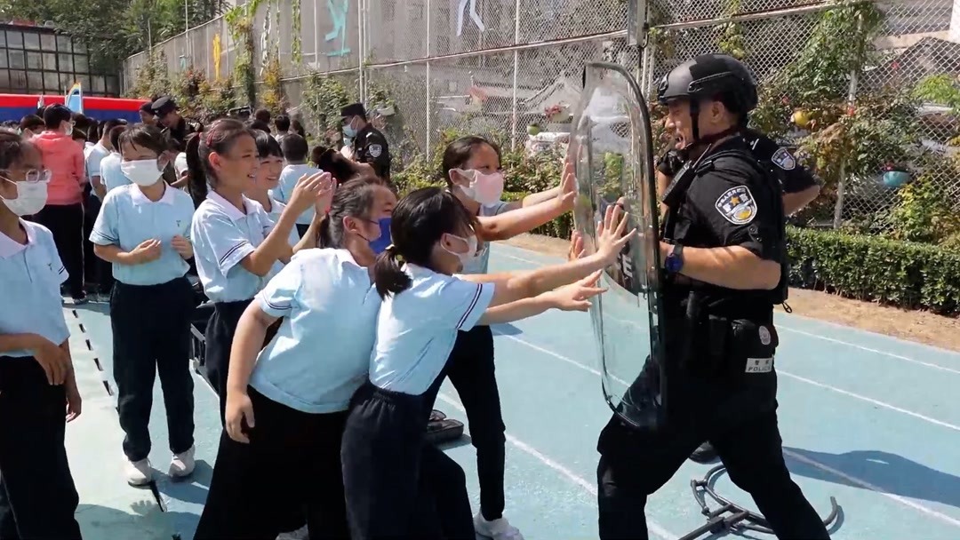 警校联动!北京西城区开展反恐防恐宣传演练进校园活动