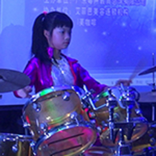 四叶小草梦菲扬 