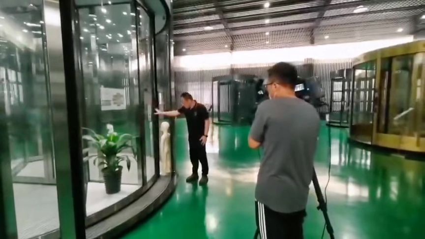 安全!无后顾之忧;独有!无竞争压力#旋转门的升级换代