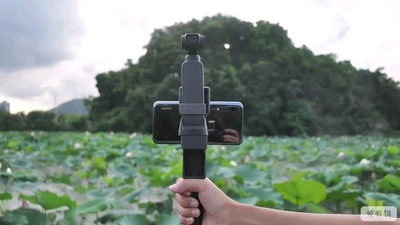 新玩法!大疆口袋灵眸云台相机Z轴稳定器让你拍视频不抖!