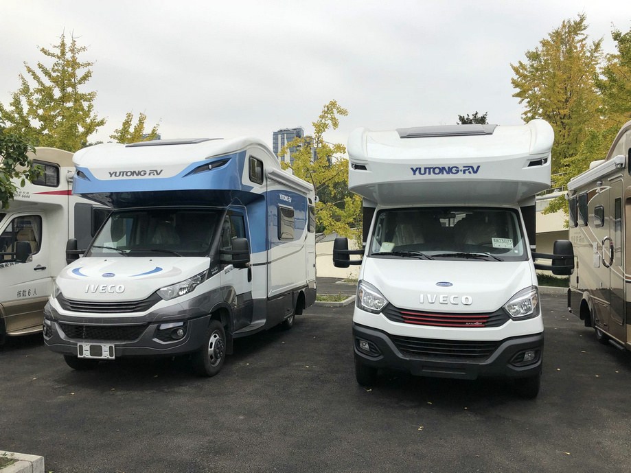 进口依维柯房车_最新款进口依维柯C型双侧拓展舱房车
