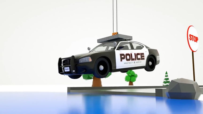 塔吊吊起因积水受困的警车玩具