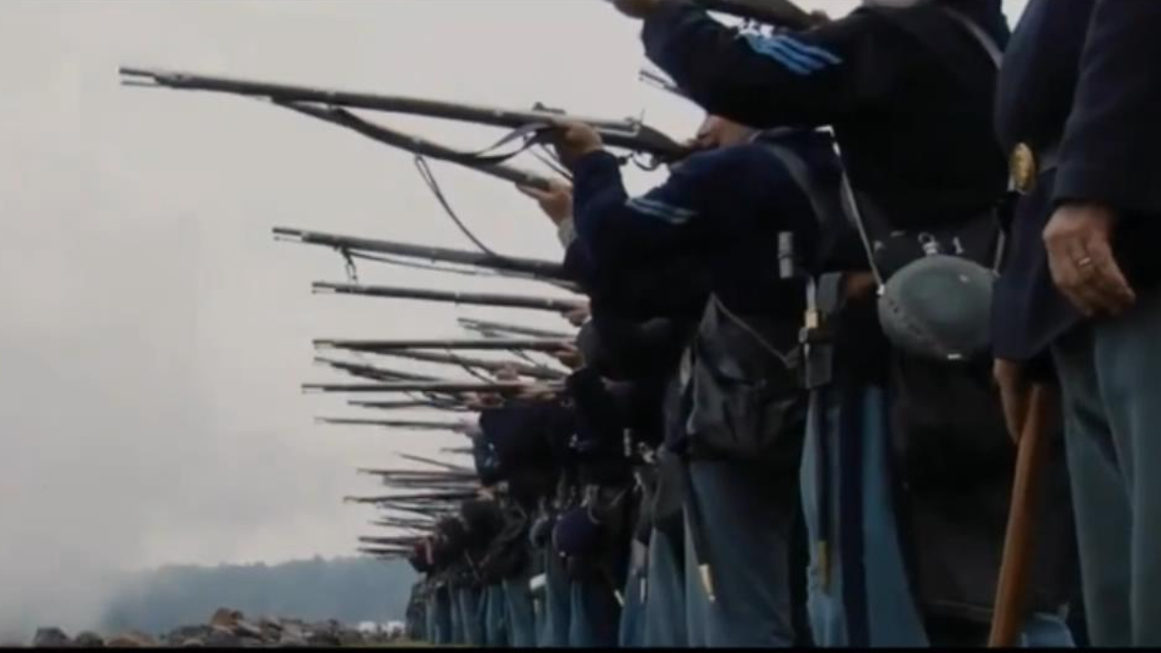 南北战争,南军士兵排队,迎着炮火冲锋