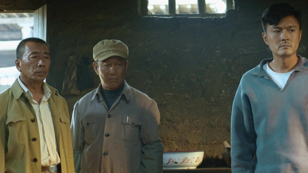 尚铁龙翻出结婚证 你这棋下的有点险