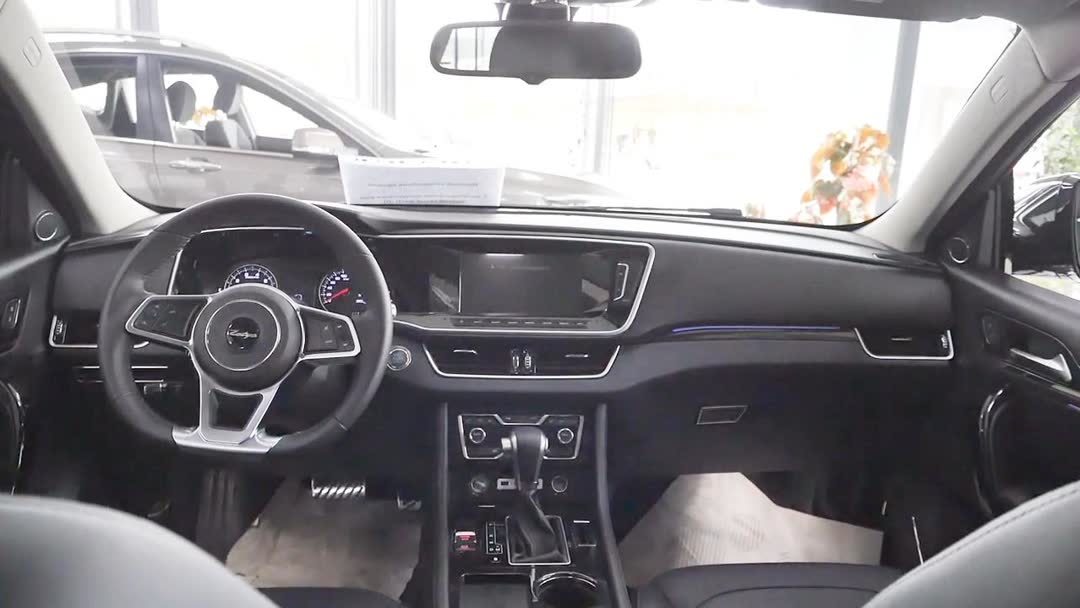 体验19款众泰T600,颜值爆表配置顶级,还考虑哈弗H6和长安CS75吗