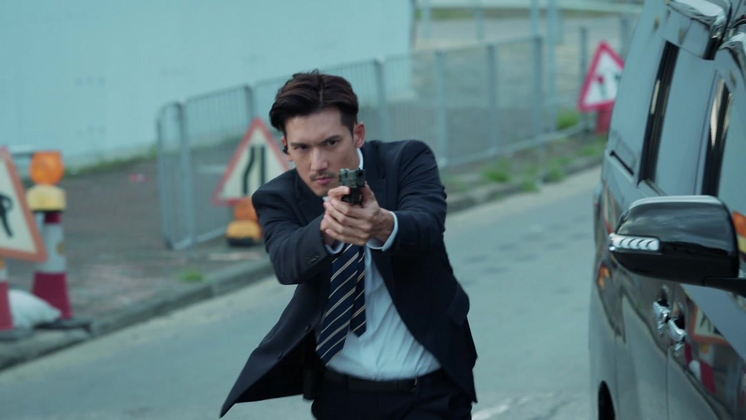 《战毒》程天许修平紧跟目标车辆 车里竟然没有人