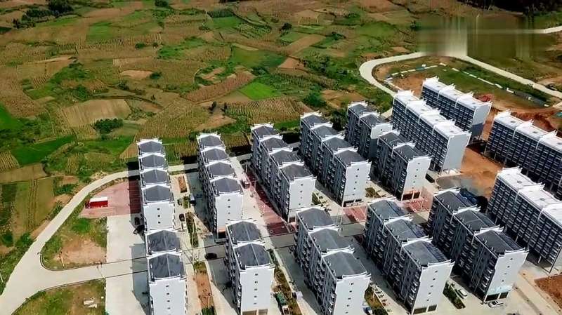 航拍:广西合村并镇搬迁安置房,多少人奋斗十年才能买到同款?