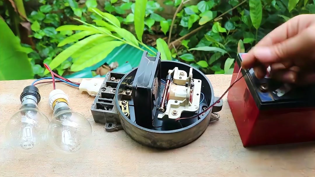 把废旧电表改装成220v微型发电机