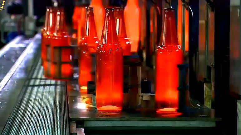 罕见的玻璃瓶制造过程,生产线上已不需要工人!