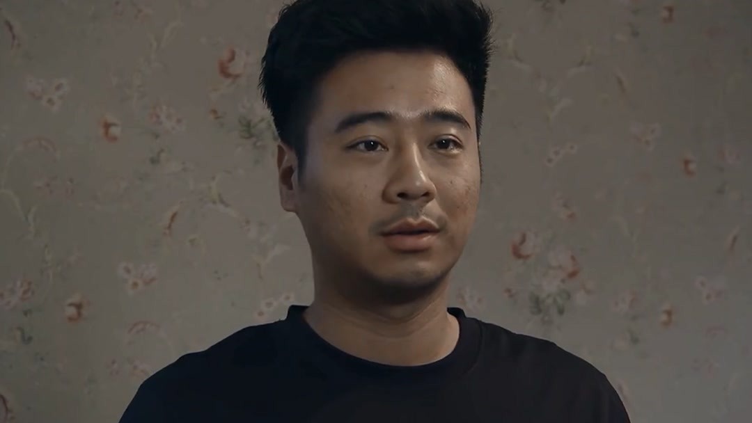 抓的就是你41:两男子暴打傻子,被警察瞧个正着,这下他们摊上事