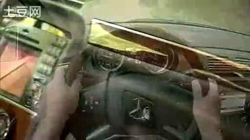 2011款梅赛德斯奔驰R级道路测试