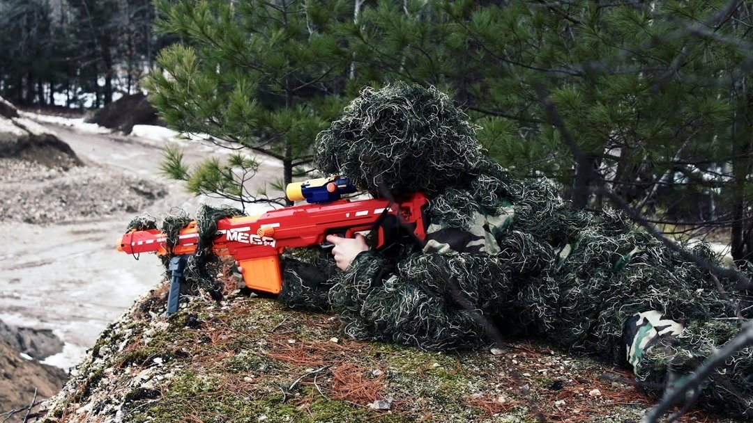 真人cs:居高临下的狙击手,完美狙击!