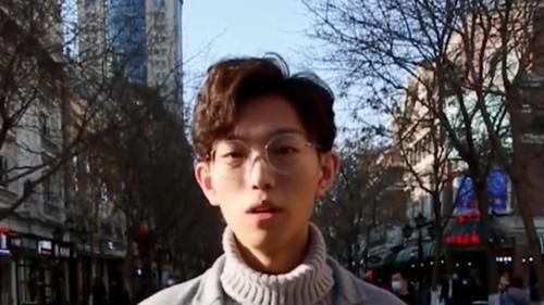 这就是少年的样子,虽然狂妄无比,但是却让人一点也讨厌不起来