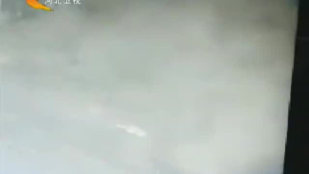 货车撞毁多间民房 驾驶员当场死亡