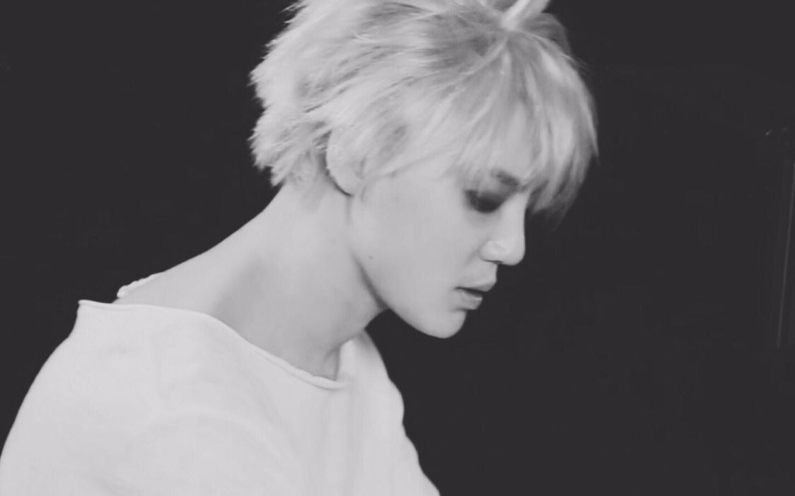 XIA俊秀 终于距离他退伍进入了两位数字的倒计时