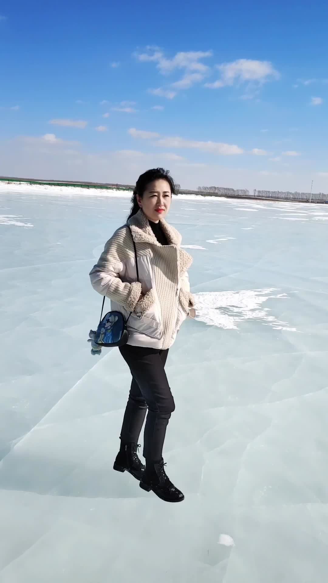 年龄大了,电话不响了,好友也少了,微信成了付款工具,信息也只有10086,...