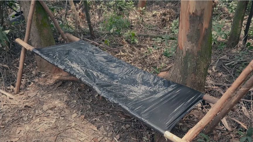 分享一个户外露营自制实木行军床方法