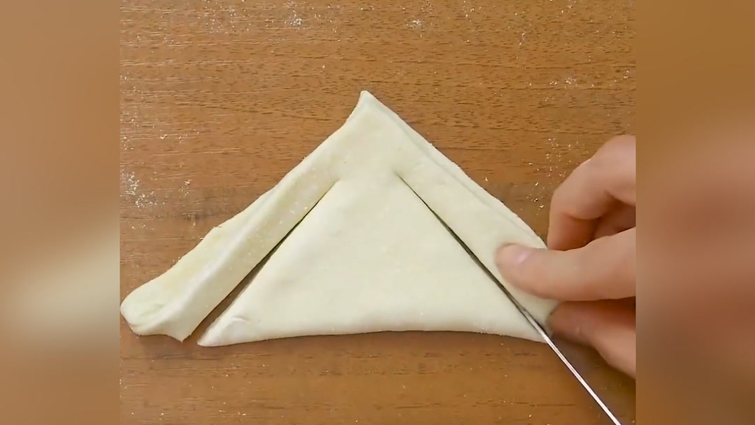 这个美食的做法其实很简单的,做出来又好吃,确实很实用