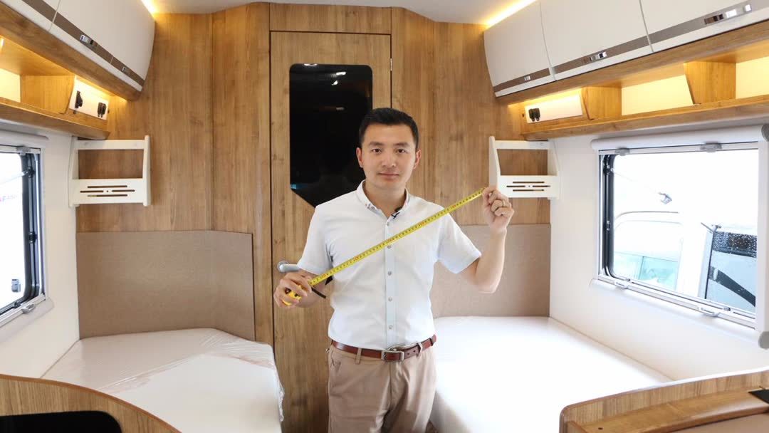 这款新能源房车免购置税,油电混合续航500KM,卫生间干湿分离