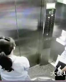 【当天无偿献血后 民警因血糖偏低晕倒在工作路上[心]】7月29日上午...