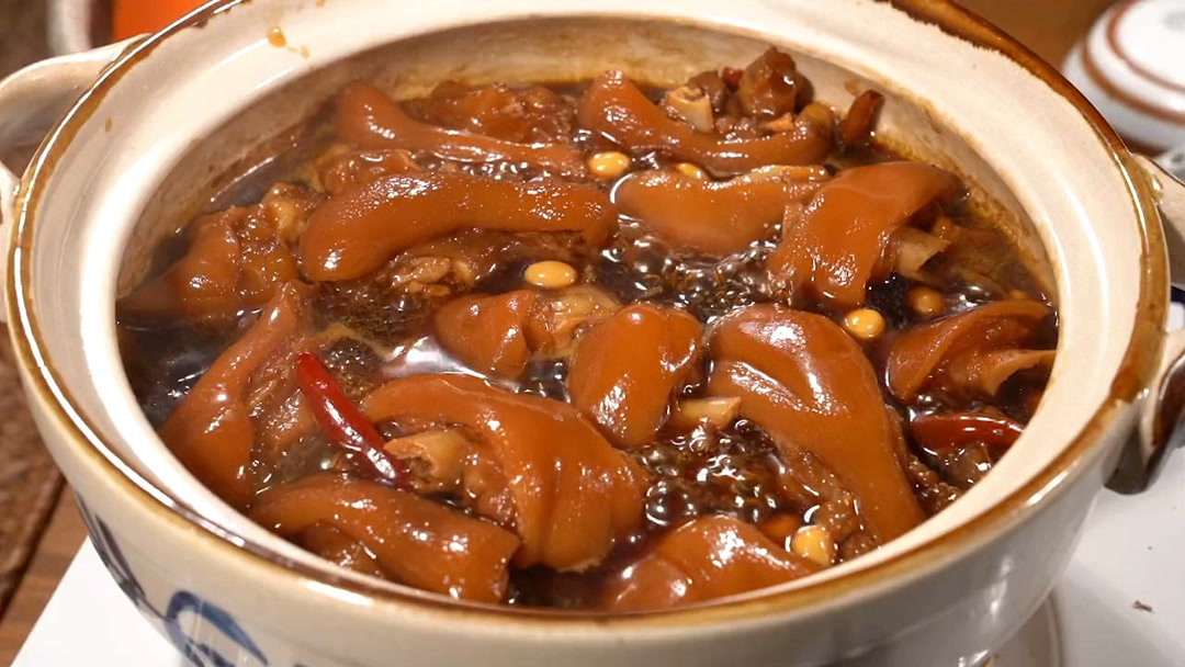 黄焖猪脚最简单好吃的家常做法,香嫩脱骨,好吃无腥味,真解馋