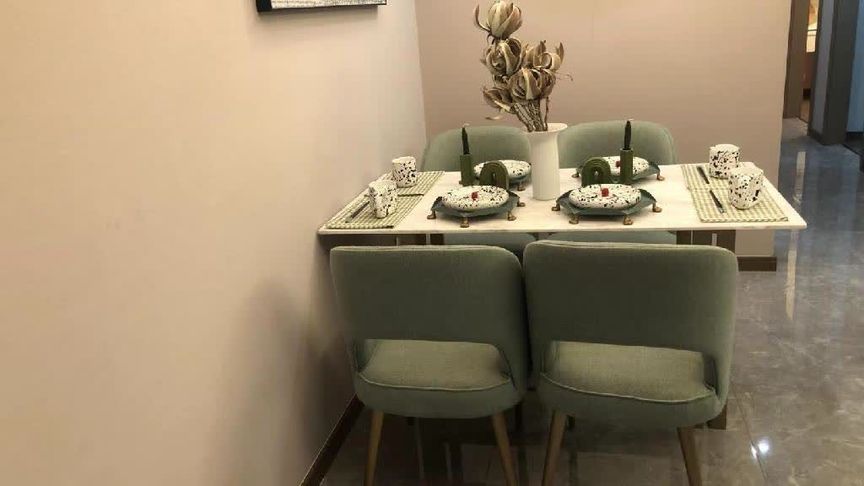 轻轨房子,南开学校,为啥不能买呢。期待你的到来。