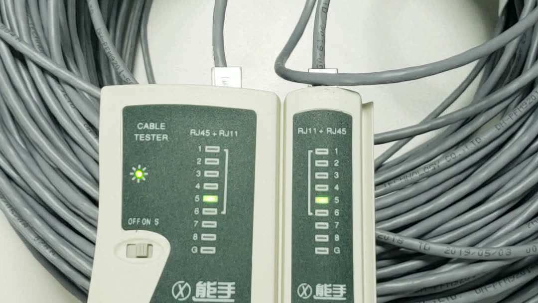 测网线 ,使用测线仪(测线仪两侧1到8的灯依次对应闪烁)。