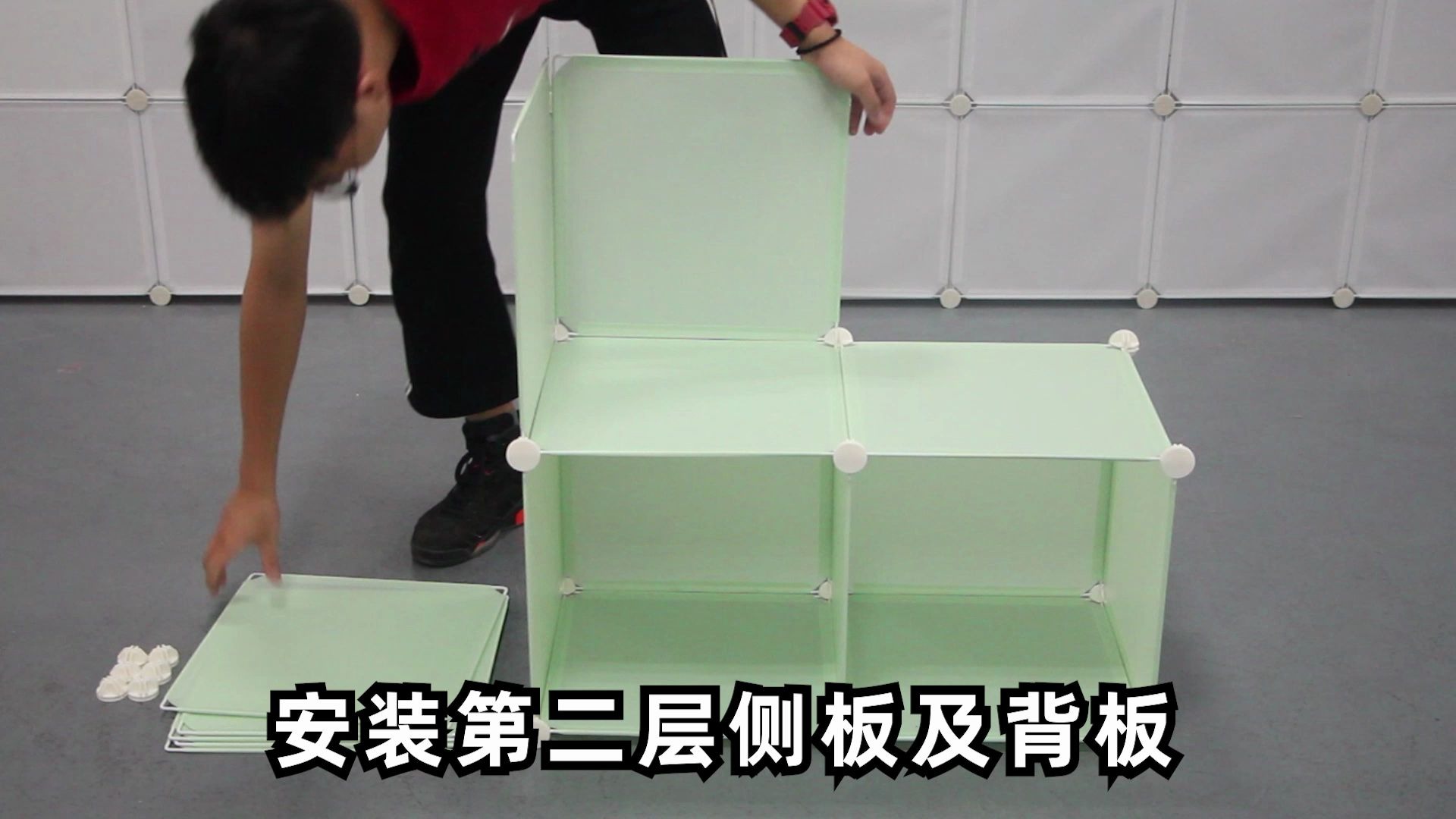 田字格带小格带置物架浮雕门安装视频