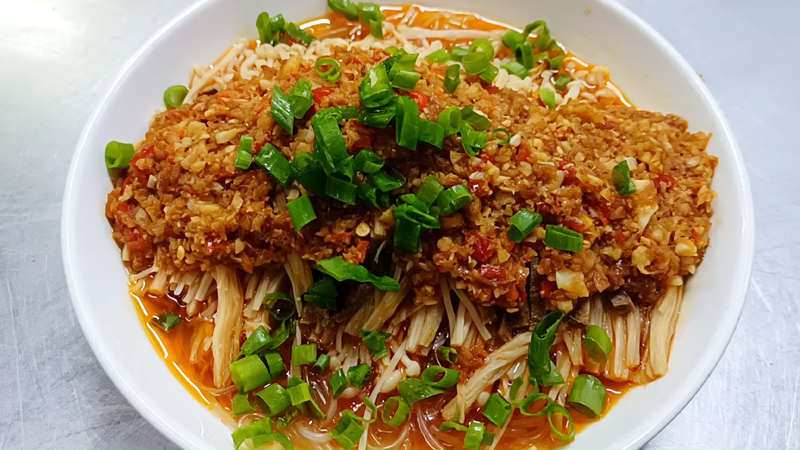 蒜蓉金针菇最好吃的做法,成本5块,鲜香开胃,比烧烤摊的还好吃